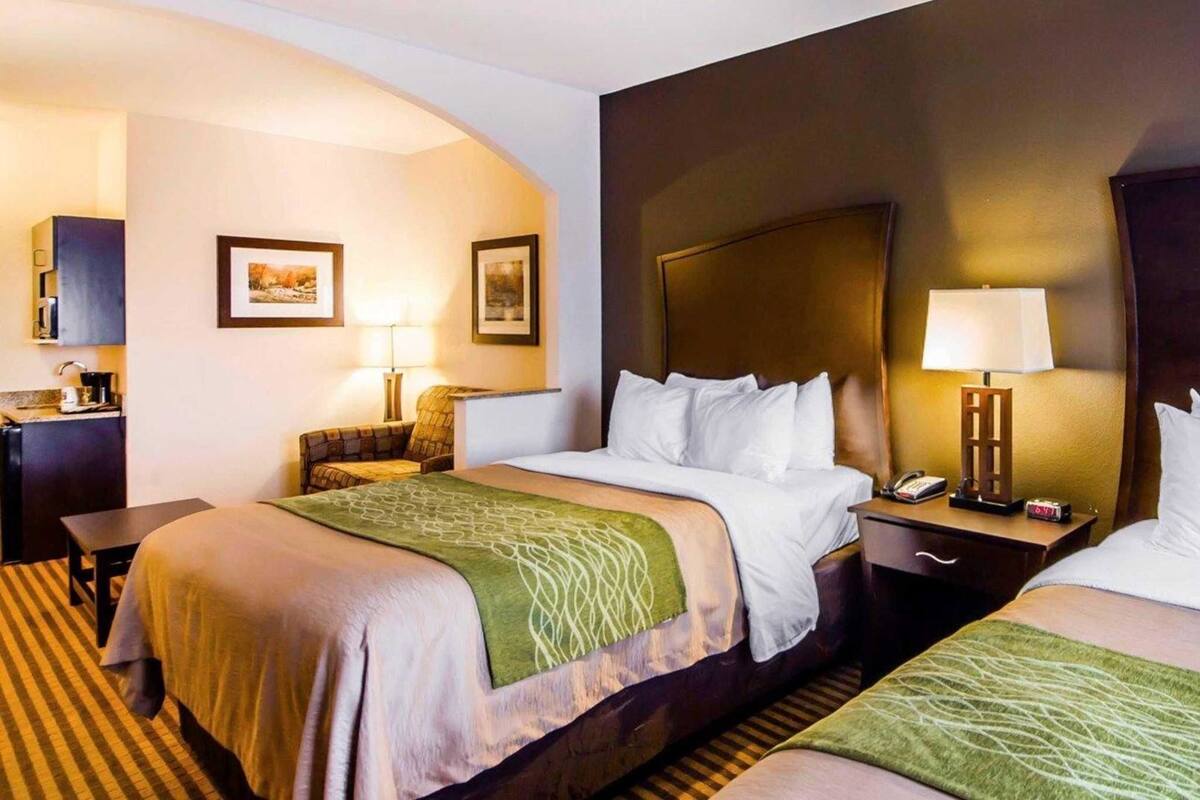 Minibar, ferro/tábua de engomar, berços/camas para crianças grátis