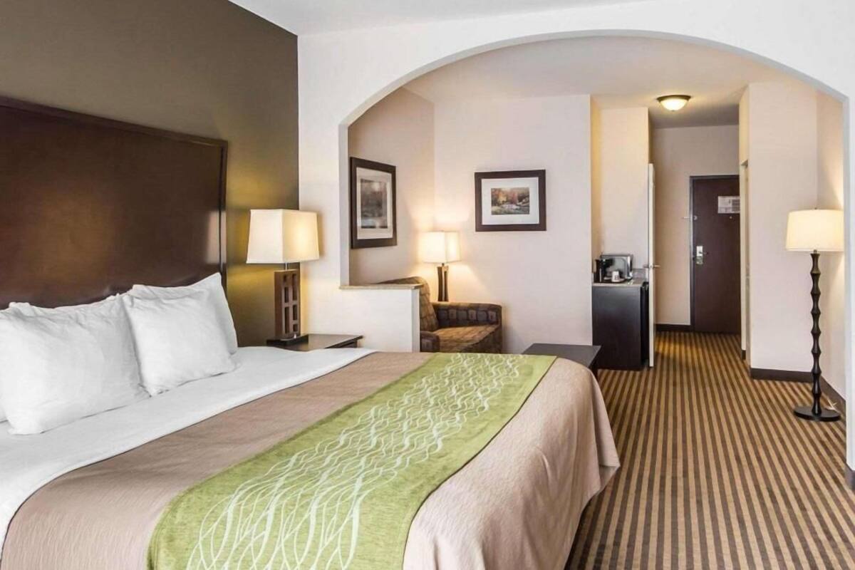 Minibar, ferro/tábua de engomar, berços/camas para crianças grátis