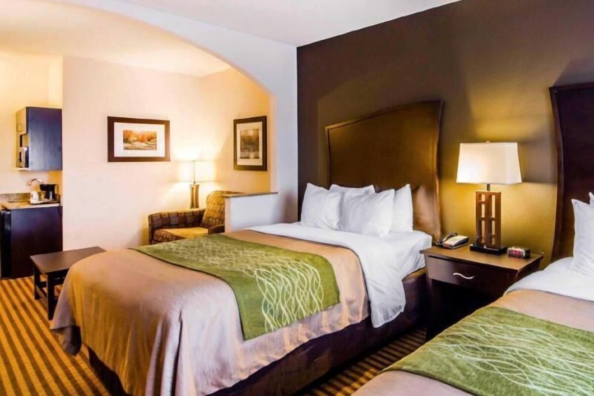 Minibar, ferro/tábua de engomar, berços/camas para crianças grátis