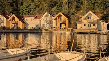 4 quartos, escrivaninha, quartos à prova de som