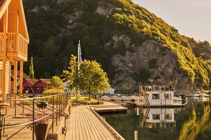 Escrivaninha, quartos à prova de som, ferros/tábuas de passar roupa