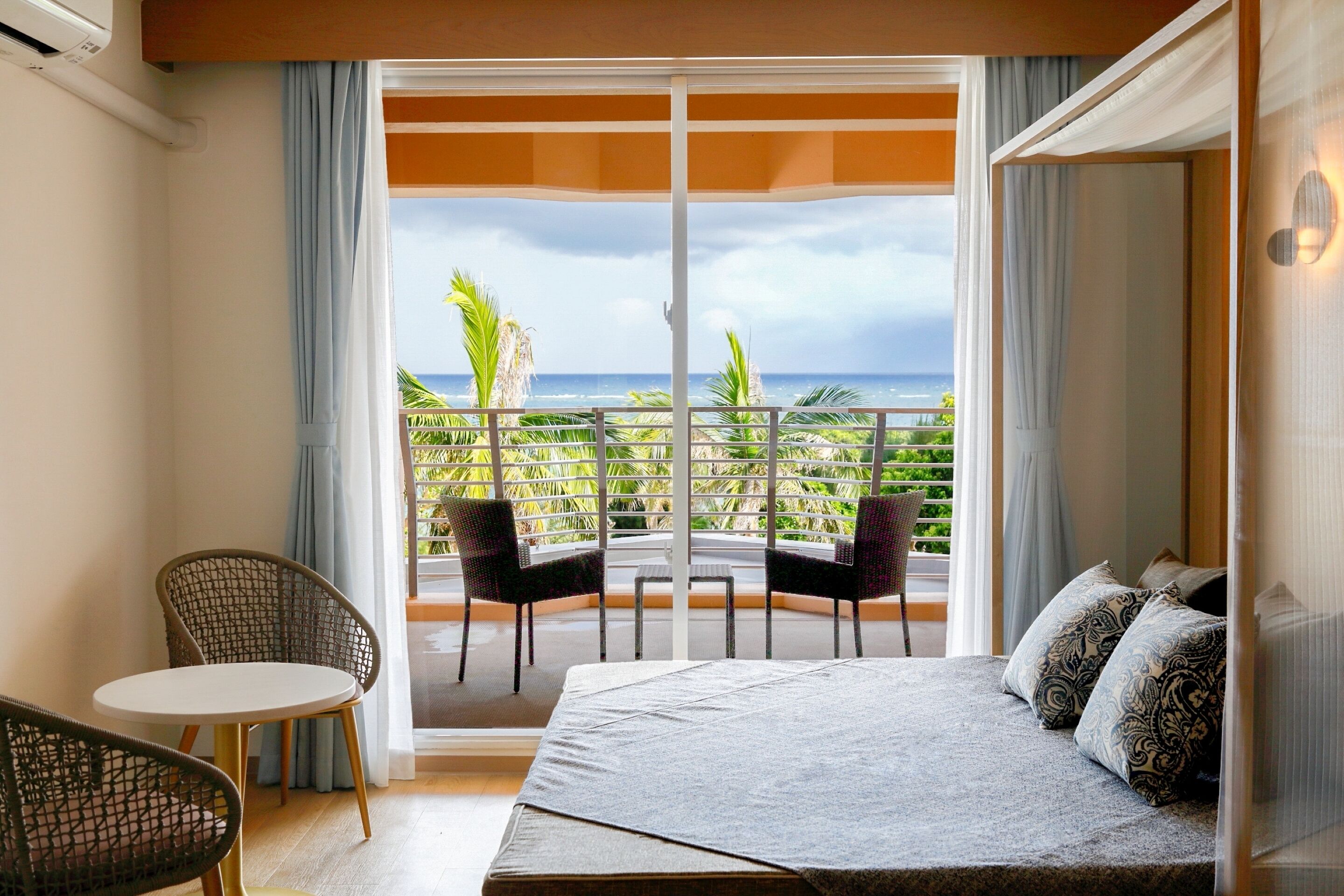 Quarto Twin Deluxe, não fumadores (Main Building) | Cofre no quarto, cortinas/cortinados opacos, ferro/tábua de engomar 