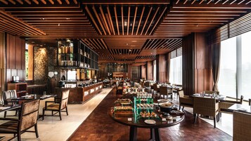 Pequeno-almoço tipo buffet diário (999 INR por pessoa) 