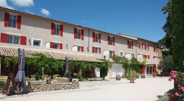 Hôtellerie Du Domaine De Cabasse - Vaison-la-Romaine