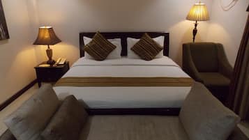Suíte superluxo, 1 cama King | Individualmente mobiliados, escrivaninha, Wi-Fi de cortesia