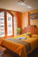 Double Room with View | Casa de banho | Artigos de higiene pessoal grátis, um secador de cabelo 