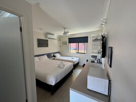 Quarto duplo (Not Pet Friendly) | Wi-Fi de cortesia, roupa de cama