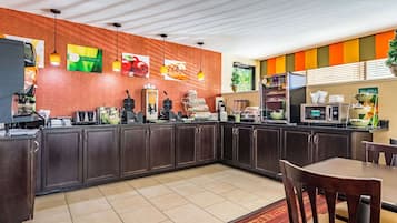 Pequeno-almoço tipo buffet diário incluído