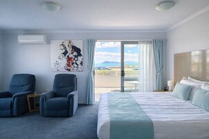 Quartos à prova de som, ferros/tábuas de passar roupa, Wi-Fi de cortesia