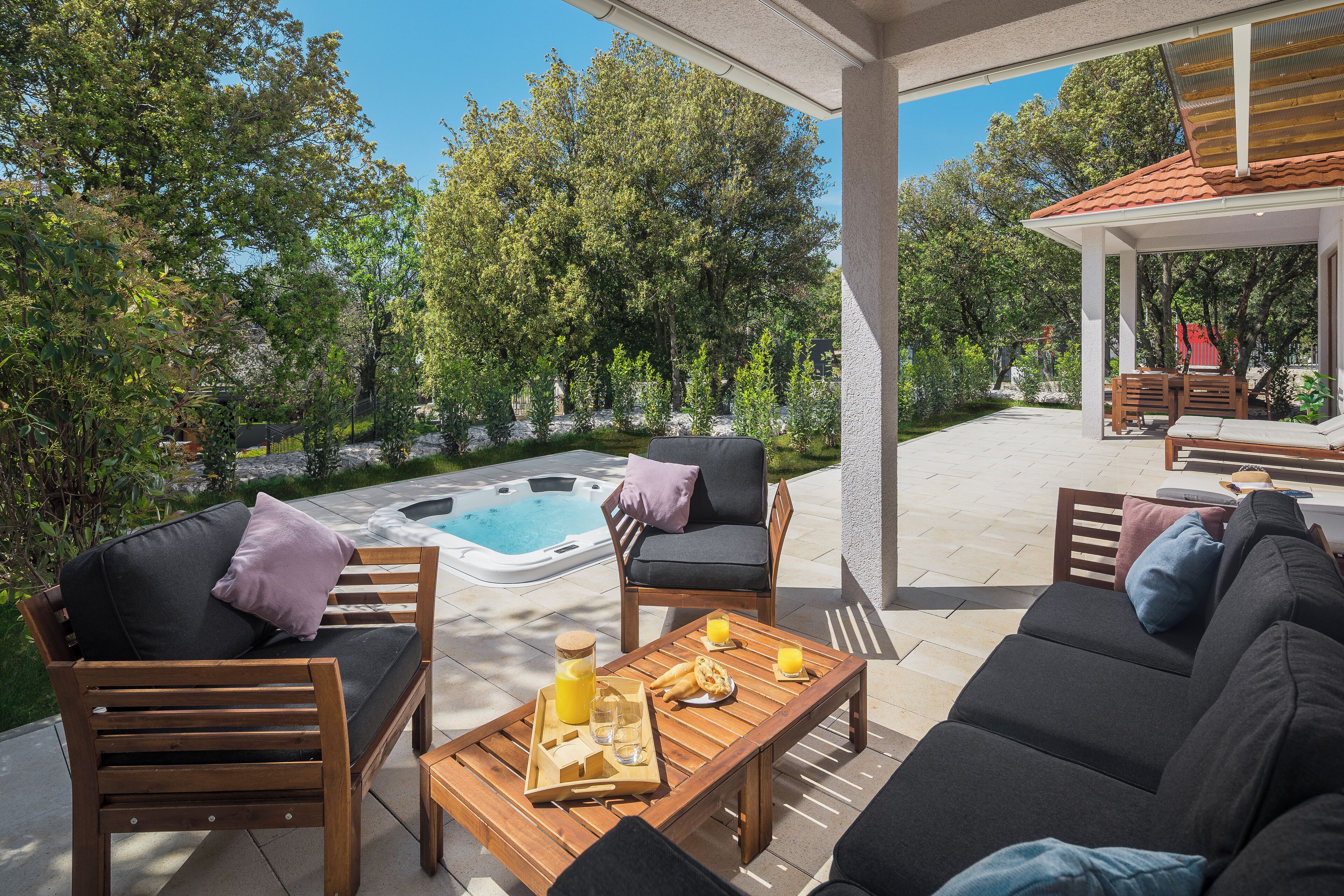 Luxury Bay villa with hot tub | Vista do quarto