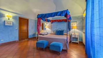 1 quarto, minibar, cofre no quarto, com mobília individualizada