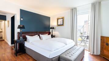 Suíte | Roupas de cama antialérgicas, frigobar, cofres nos quartos