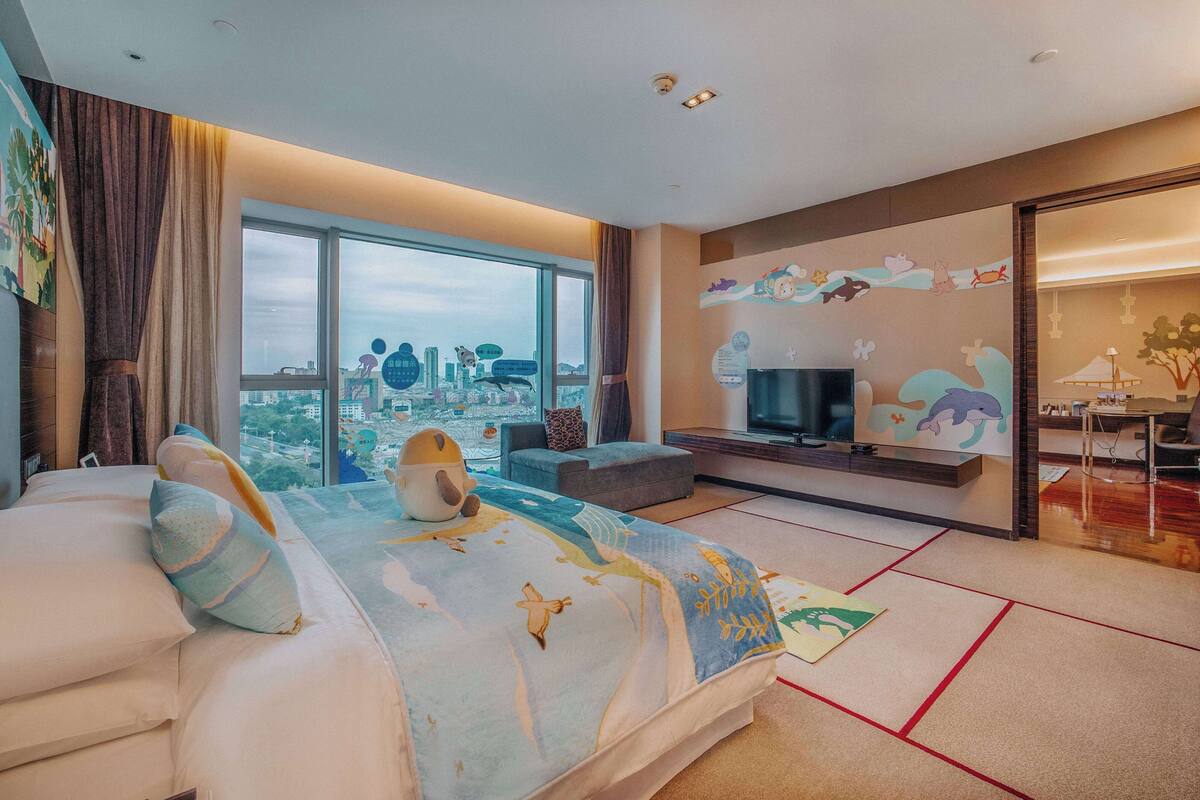 Suite, 1 cama king-size, não fumadores (Children's Theme) | Minibar, cofre no quarto, secretária, quartos insonorizados 