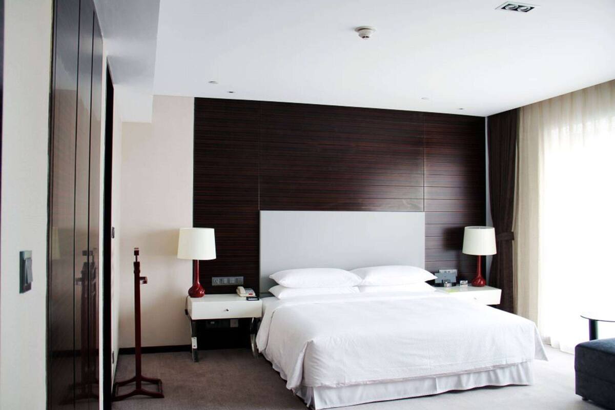 Suite Superior, 1 cama king-size, não fumadores | Minibar, cofre no quarto, secretária, quartos insonorizados 
