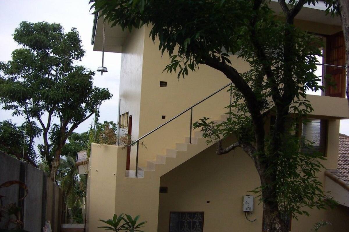 Apartamento, vista parcial para o oceano (Third Floor - with Fan) | Cofre no quarto, secretária, berços/camas para crianças grátis