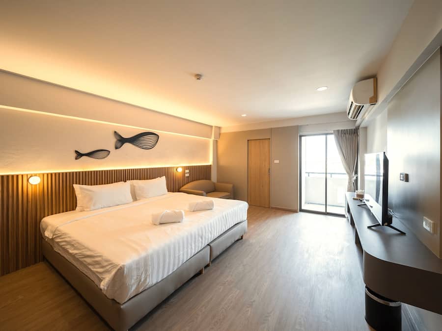 Quarto Deluxe, 1 cama king-size | Minibar, Wi-fi grátis, roupa de cama fornecida