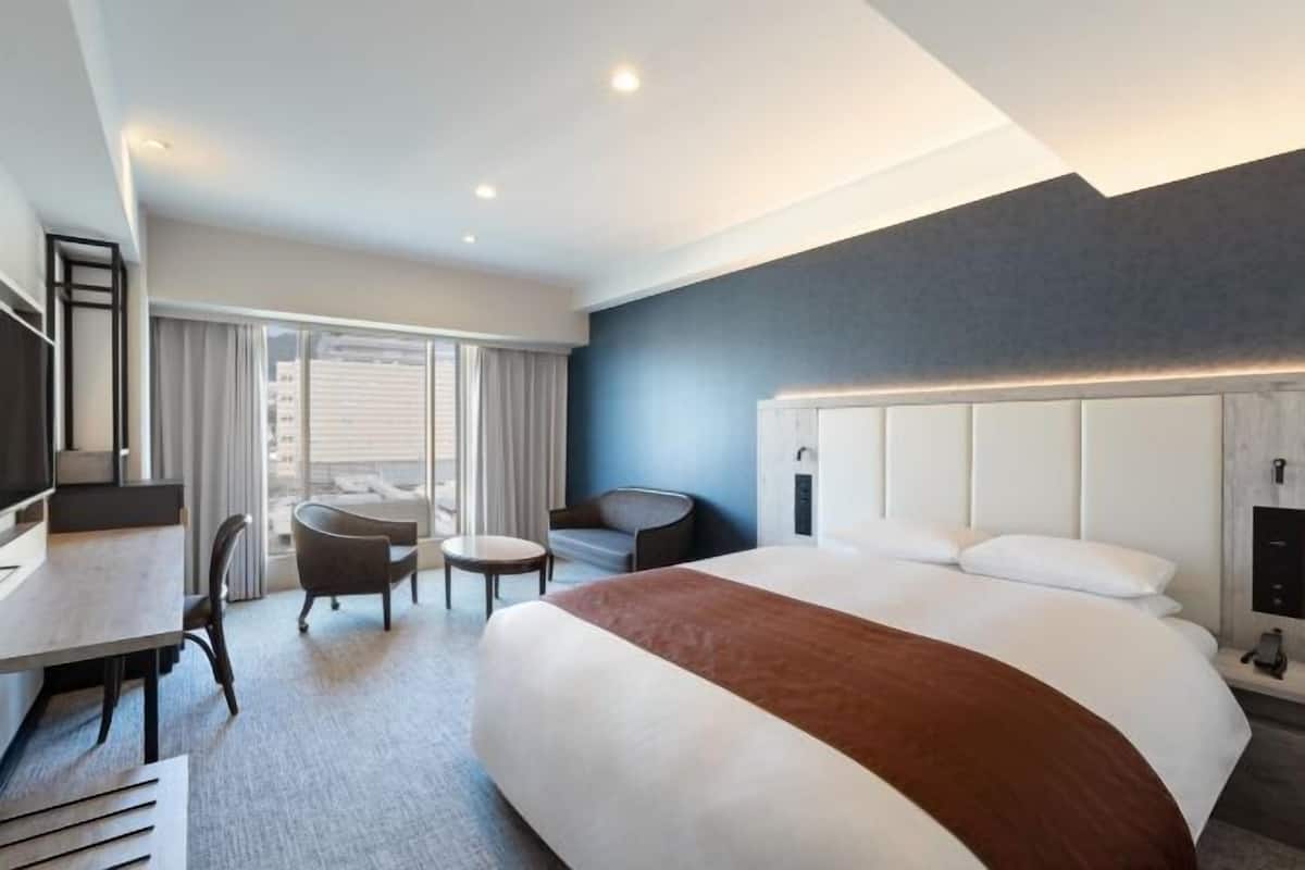 Edredons de pluma, cofres nos quartos, individualmente decorados