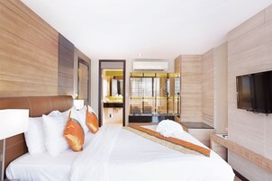 Quarto casal júnior, 1 cama de casal | Sala de estar | TV LCD 32 polegadas com canais a cabo, TV