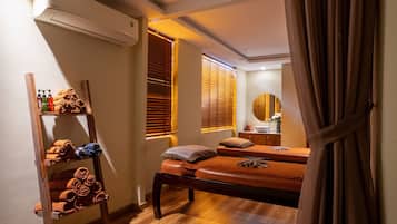 Sala(s) para tratamentos a casais, sauna, banheira de hidromassagem