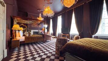 Suite | 1 quarto, com decoração personalizada, com mobília individualizada