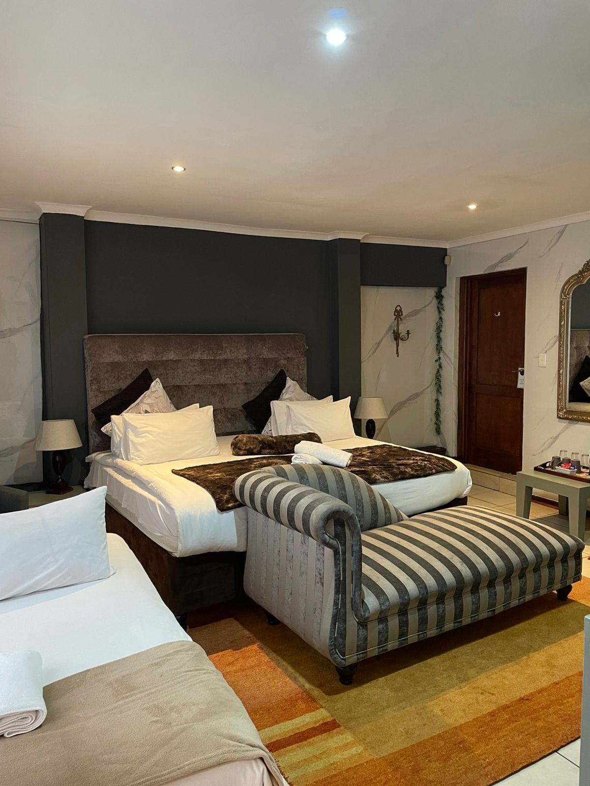 Quarto família | 10 quartos, roupas de cama premium