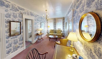 Suite, 2 camas queen-size (Main Inn) | Lençóis italianos Frette, roupa hipoalergénica, secretária 