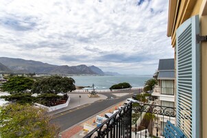 Quarto Duplo de Luxo, 1 quarto, lareira, em frente ao mar | Vista da varanda