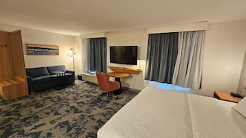 Cofres nos quartos, ferros/tábuas de passar roupa, berços grátis