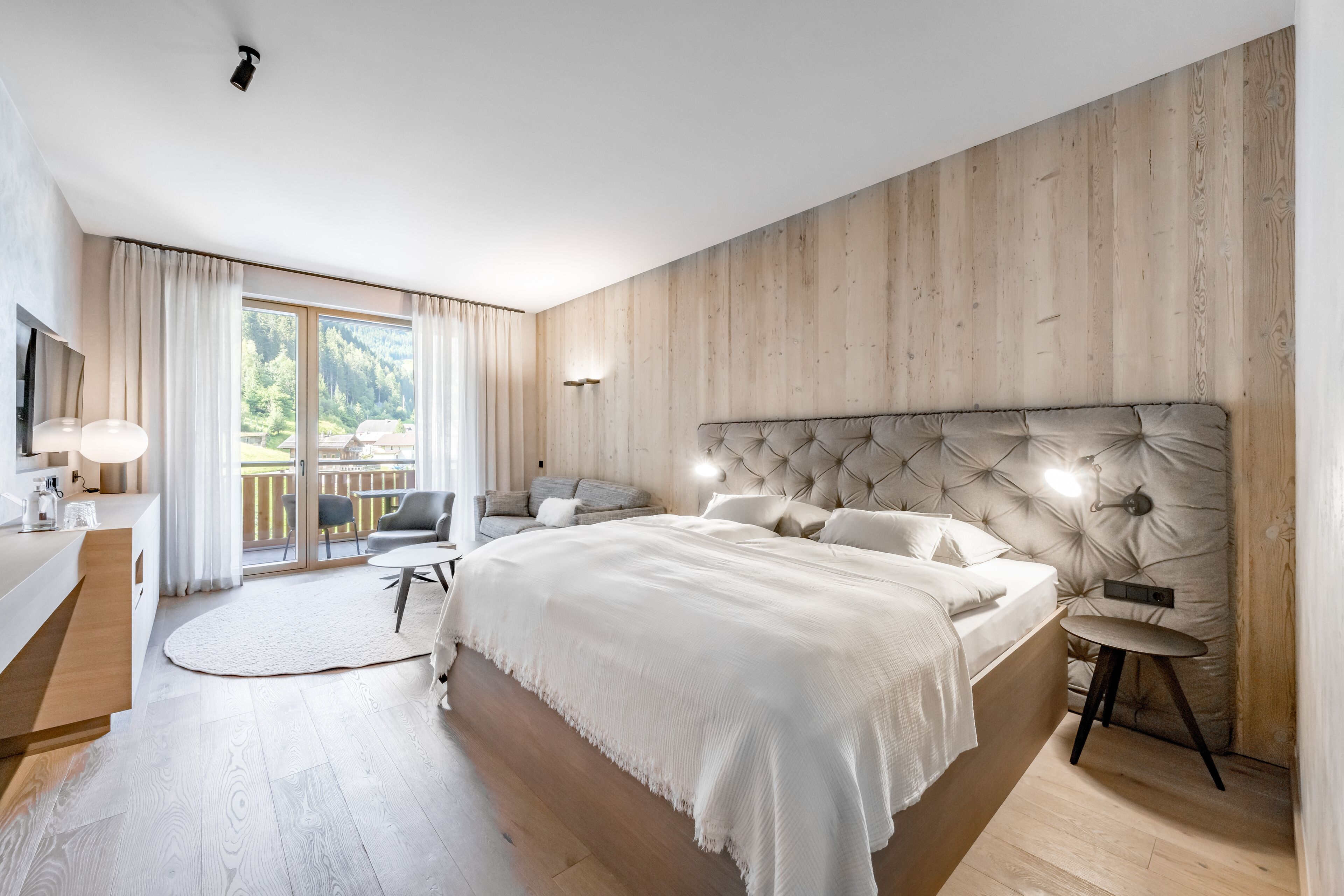 Quarto Duplo Superior | Cofre no quarto, com decoração personalizada 