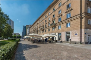 Apartamento, 1 quarto (at 26 Elektoralna Street) | Edredões de penas, quartos insonorizados, ferro/tábua de engomar