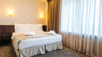 Suite | Minibar, cofre no quarto, secretária, ferro/tábua de engomar