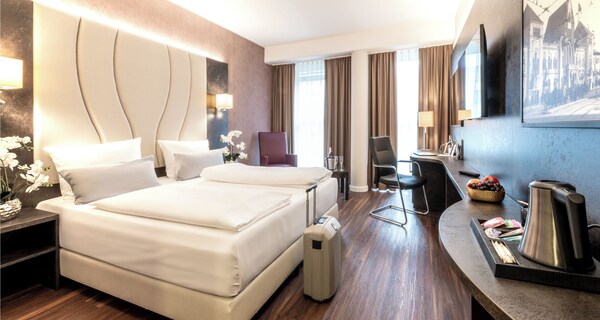 Plaza Premium Berlin Kurfürstendamm - Berlin