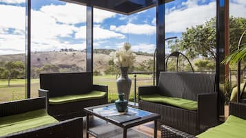 Vistas para o jardim, serve almoço e jantar