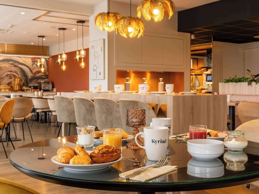 Pequeno-almoço tipo buffet diário (18.00 EUR por pessoa)