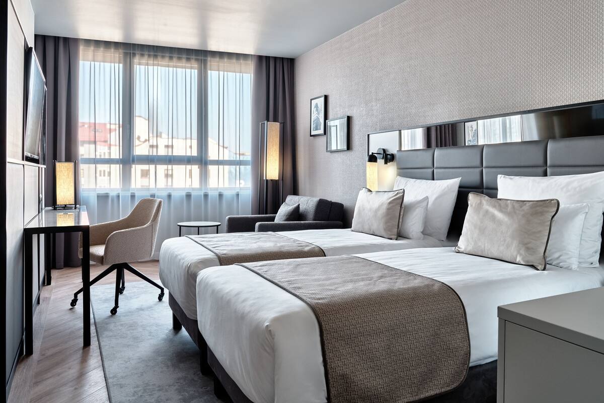 Quarto Executivo | Minibar, cofre no quarto, secretária 