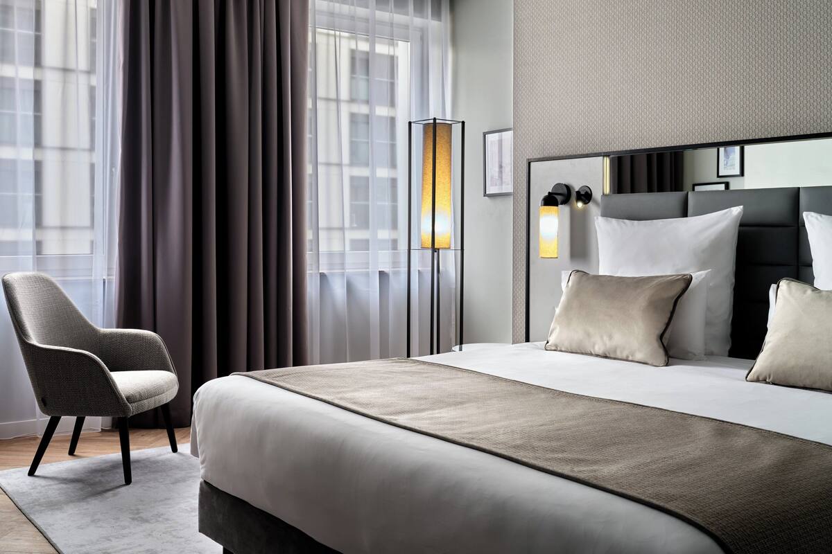 Quarto Triplo Superior | Minibar, cofre no quarto, secretária 