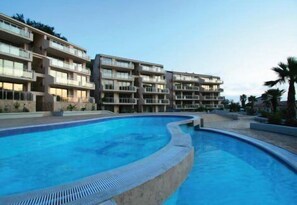 Piscina exterior sazonal