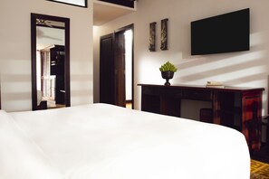 Minibar, cofre no quarto, com decoração personalizada 