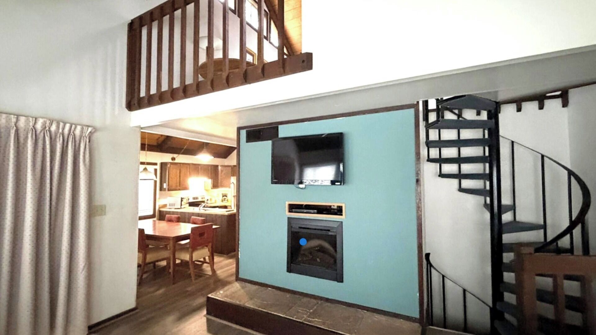 Chalé Clássico, 3 quartos (Pedestal Unit) | Sala de estar | Televisor, lareira 