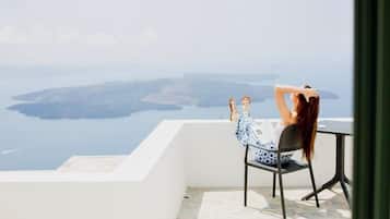 Double Room with Caldera View | Terraço/pátio interior
