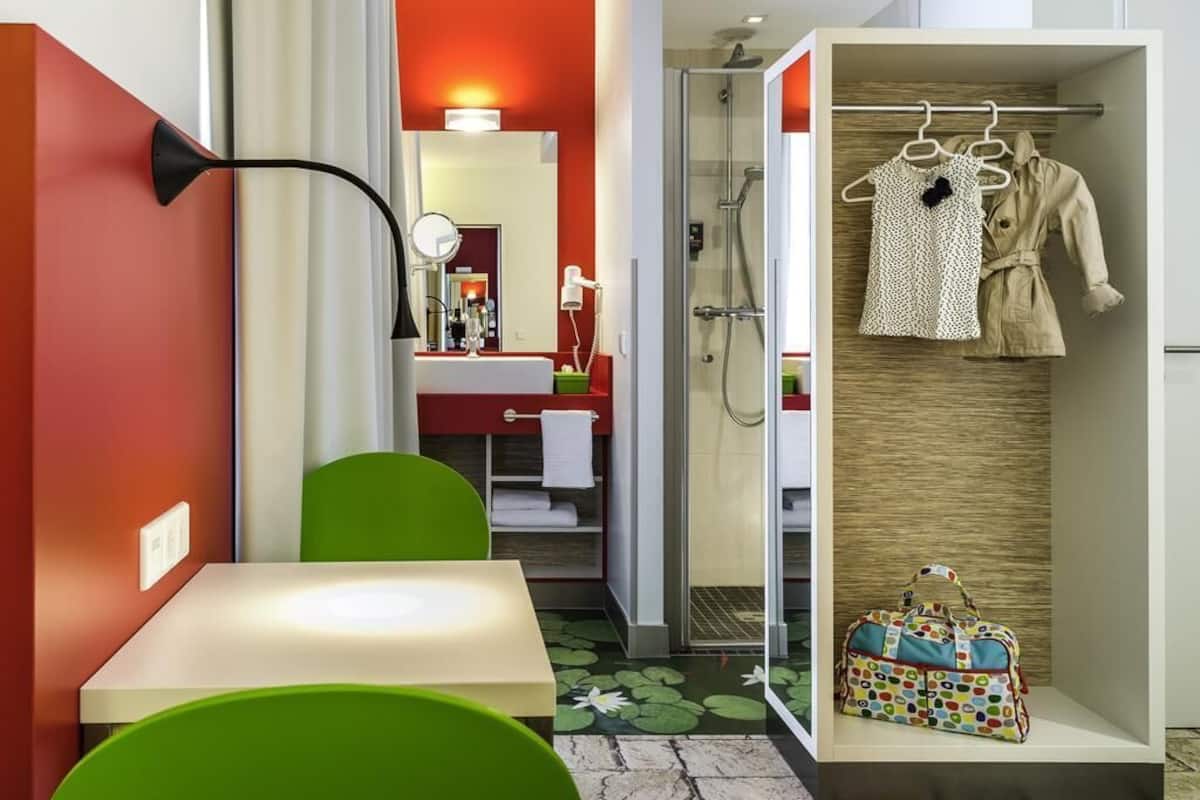 Quarto duplo conforto, 2 camas de solteiro (All Comfort) | Individualmente decorados, escrivaninha, quartos à prova de som