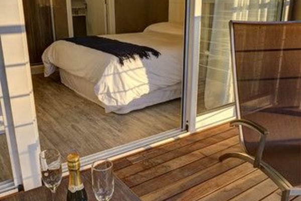 Quarto Duplo, varanda | Minibar, cofre no quarto, cortinas/cortinados opacos