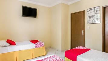 Quarto Triplo Standard | Minibar, Wi-fi grátis