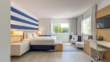 Quarto superior, 1 cama King | Cofres nos quartos, escrivaninha, espaço de trabalho para notebook