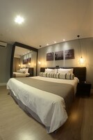 Quarto luxo | Frigobar, cofres nos quartos, individualmente decorados