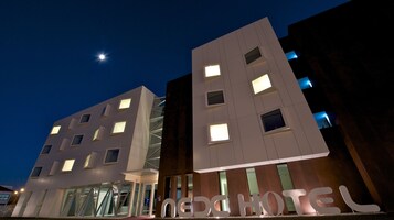 Quarto luxo, 2 camas de solteiro | Fachada