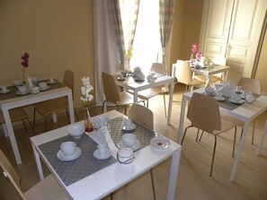 Café da manhã (EUR 2.00 por pessoa)