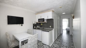 Penthouse Clássica, quartos comunicantes | Minibar, cofre com capacidade para portátil, quartos insonorizados