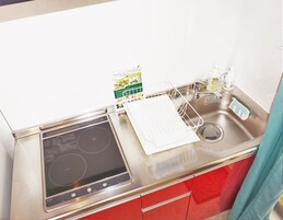 Quarto duplo básico, 1 quarto, cozinha, vista para o oceano | Cozinha americana privada | Geladeira, cafeteira/chaleira, chaleira elétrica