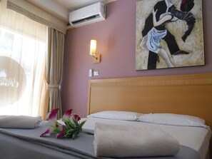 Quarto triplo exclusivo | Lençóis italianos Frette, roupas de cama premium, edredons de pluma